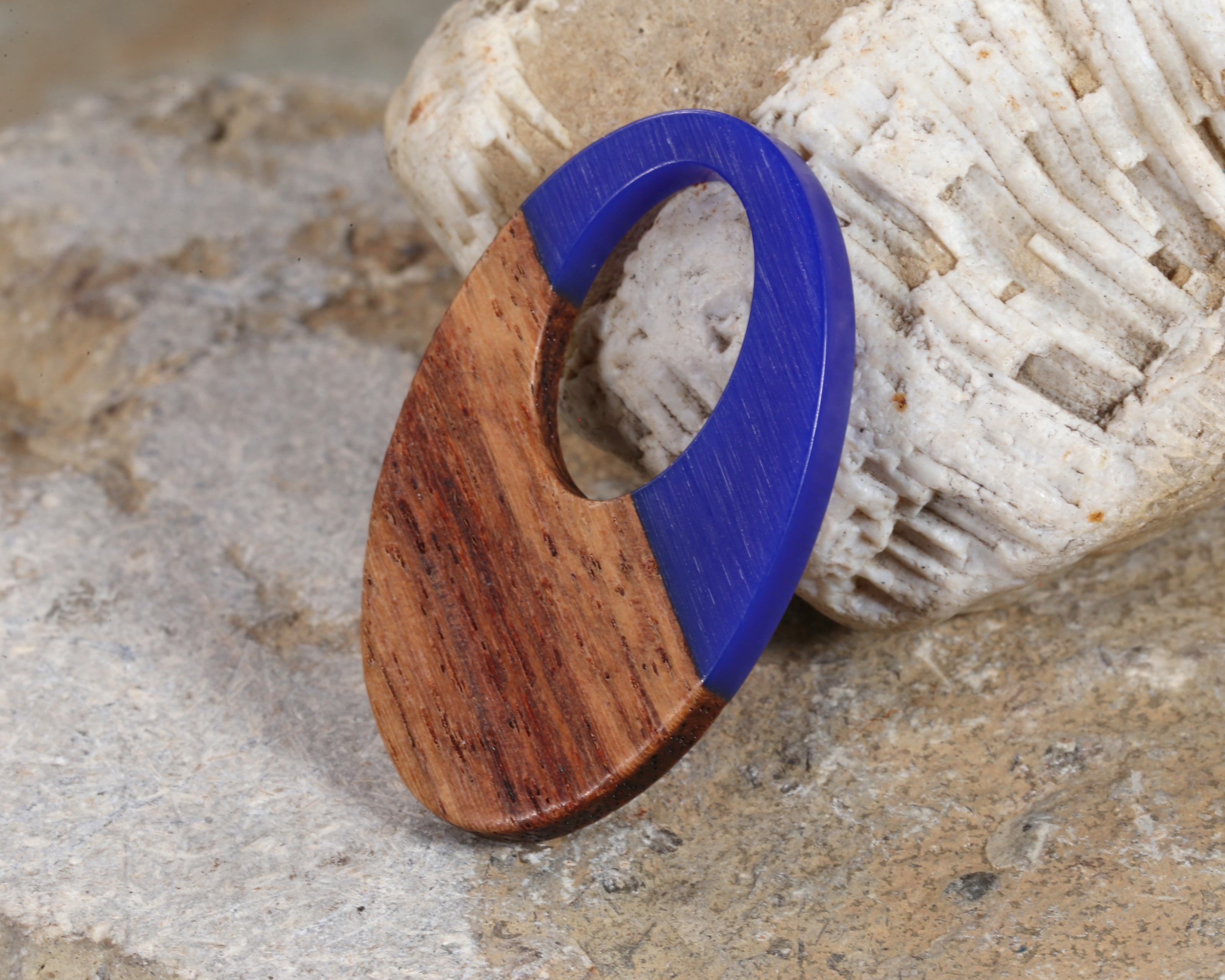 Walnut Wood & Indigo Resin Oval Off-Center Hoop Focal 22x35mm