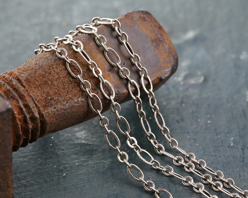 Antique Silver (plated) Flat Oval & Ring Chain