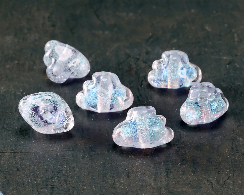 Unicorne Beads Glass Periwinkle Cloud Bead 10-13x15-19mm