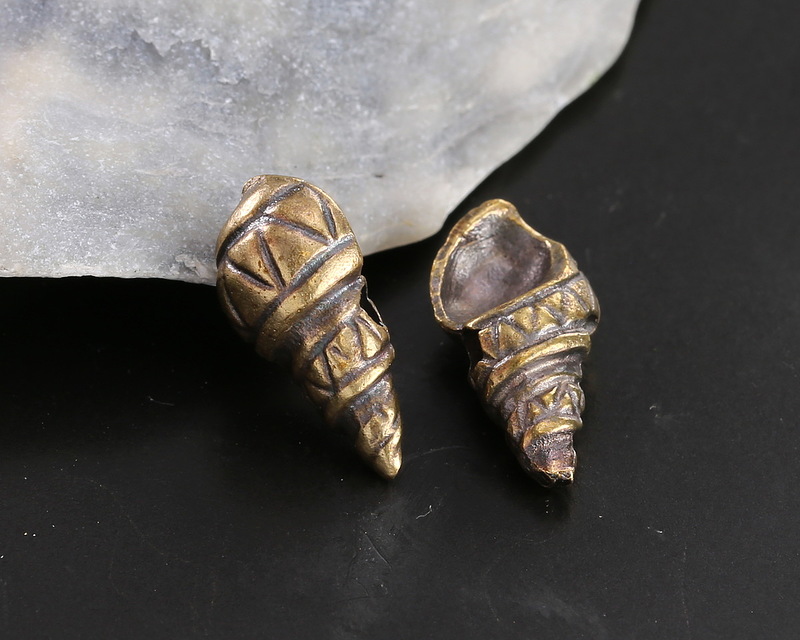 Mykonos Antique Brass (plated) Decorative Tibia Shell Focal 7x15mm