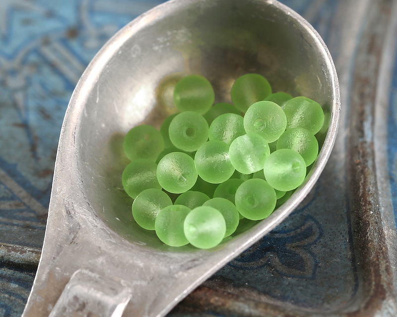 Peridot Beach-Style Glass Round 3mm