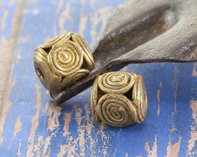 African Brass (Ivory Coast) Cube w/ Spirals 12-14mm