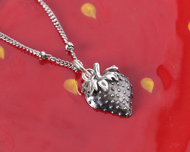 Nina Designs Sterling Silver Strawberry Charm 9x17mm