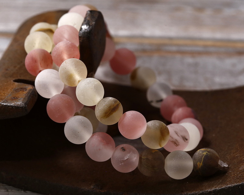 Quartz (matte-multi) Round 8mm