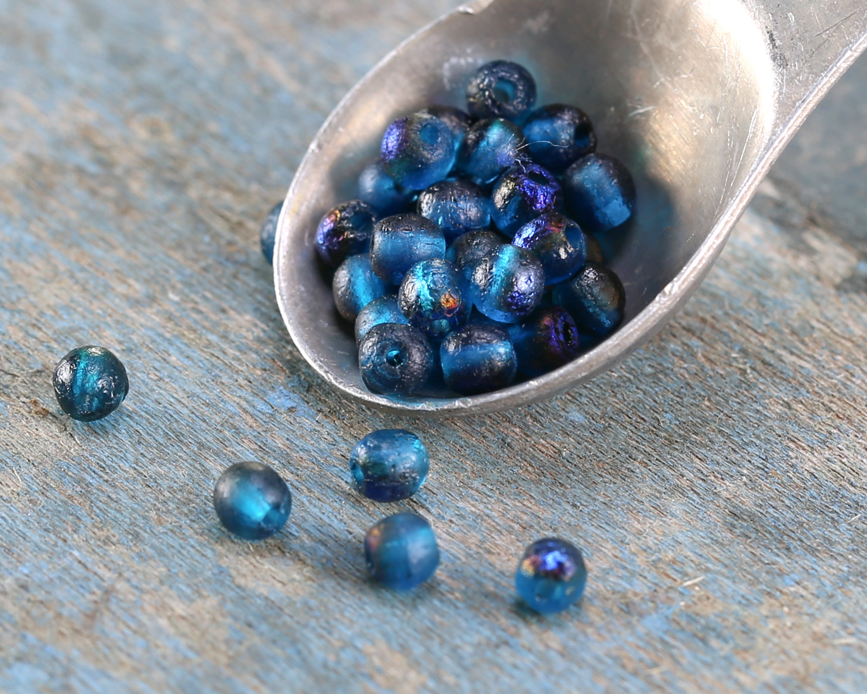 Czech Glass Etched Textured Pacific Blue w/ Metallic Blue Round Druk 3mm