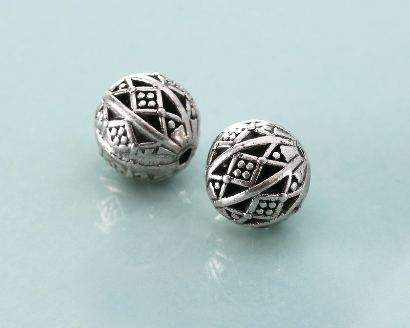 Antique Silver (plated) Openwork Diamond w/ Dots Round 8mm